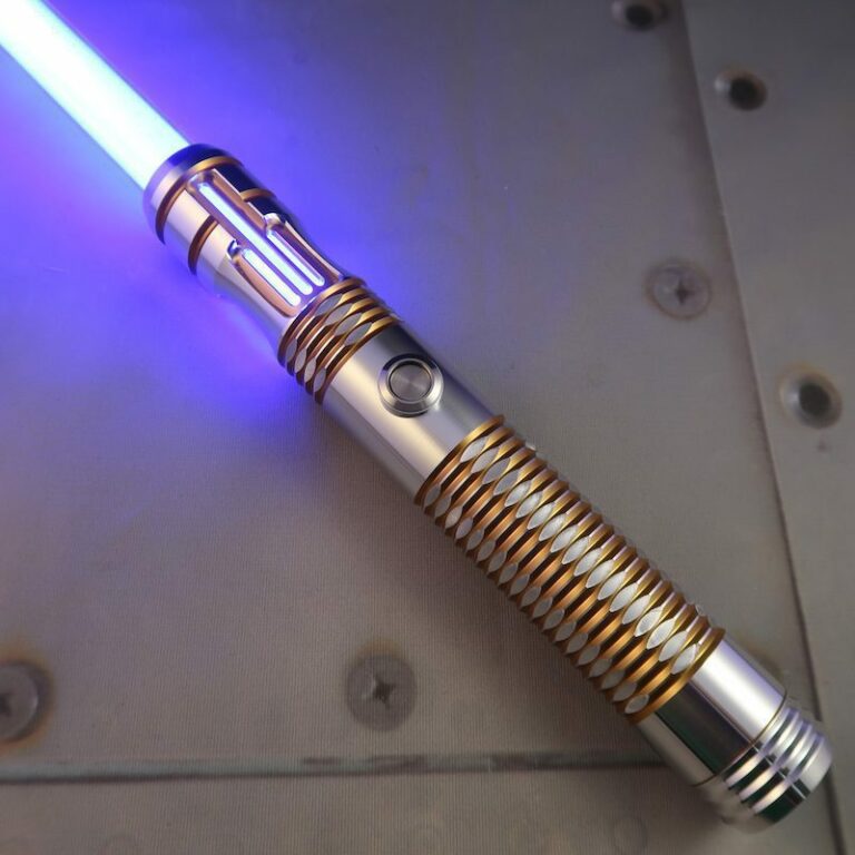 The Apprentice LE V5 Custom Lightsaber | Order a Silver & Gold ...